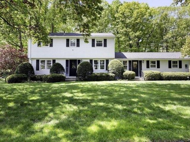 4 bedroom, Holyoke MA 01040 LS102670123