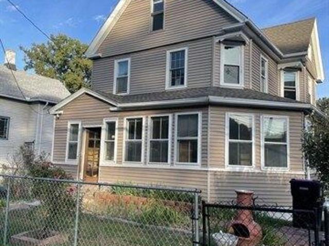 4 bedroom, Holyoke MA 01040 LS102633059
