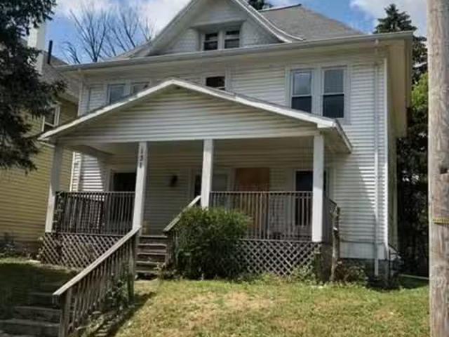 4+ Bedroom Home 131 Wroe Ave