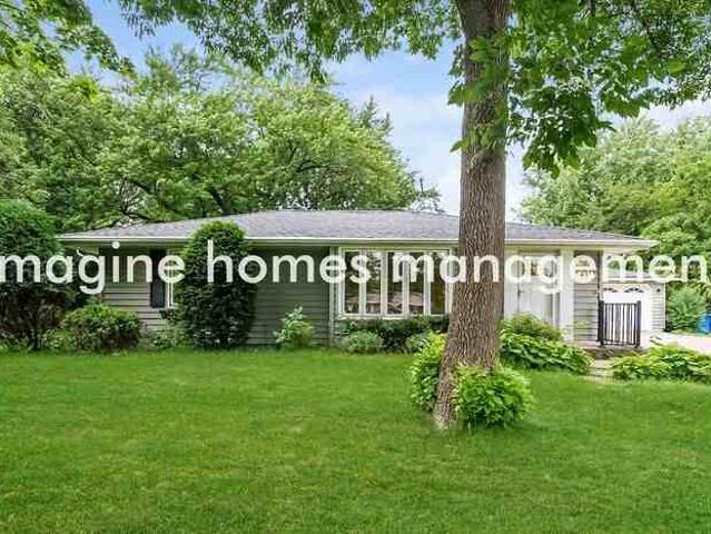 4 Bedroom Home for Rent at 416 E 101st St, Bloomington, MN 55420