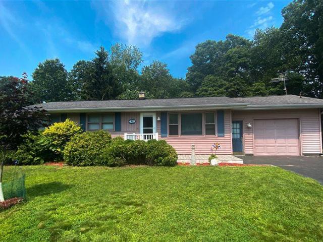 4 Bedroom Home for Rent at 429 S Lakeshore Dr #1, Holland, MI 49424