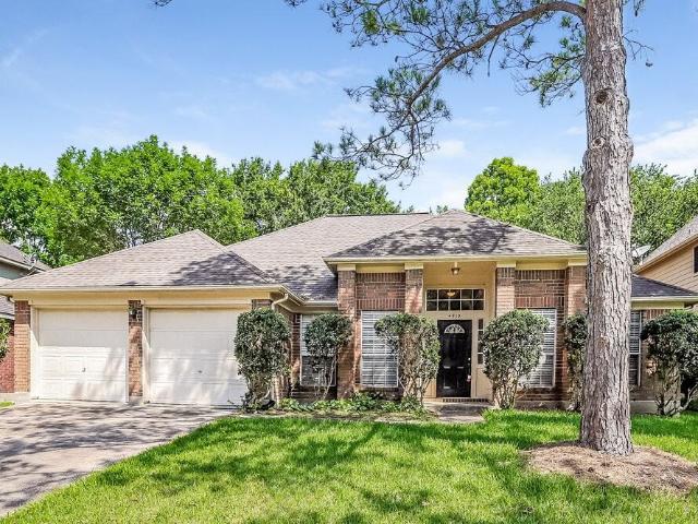 4 Bedroom Home for Rent at 4910 Stone Harbor Dr, Friendswood, TX 77546