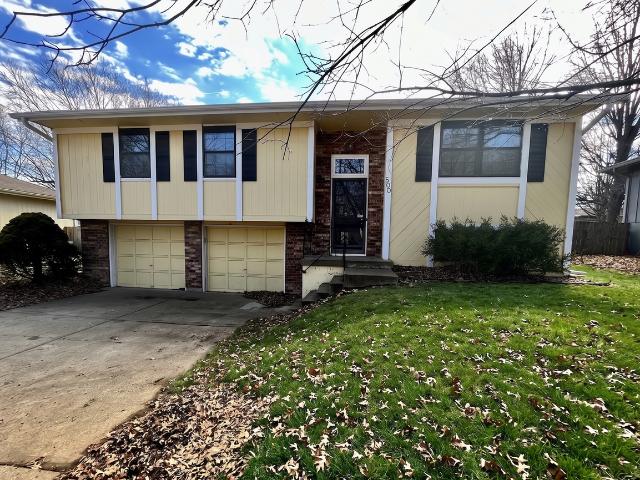 4 Bedroom Home for Rent at 500 Se Sherri Ln, Blue Springs, MO 64014