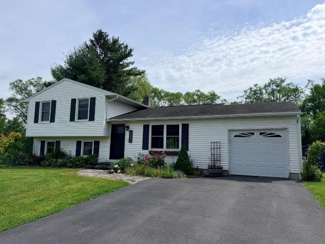 4 Bedroom Home for Rent at 5561 Imperia Ln, Clay, NY 13041