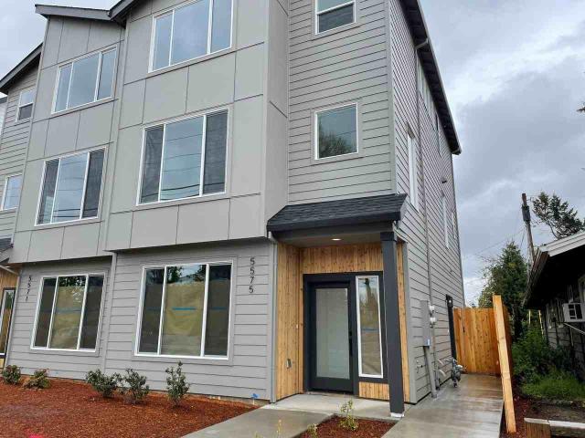 4 Bedroom Home for Rent at 5575 Ne Killingsworth St #A, Portland, OR 97218 Cully