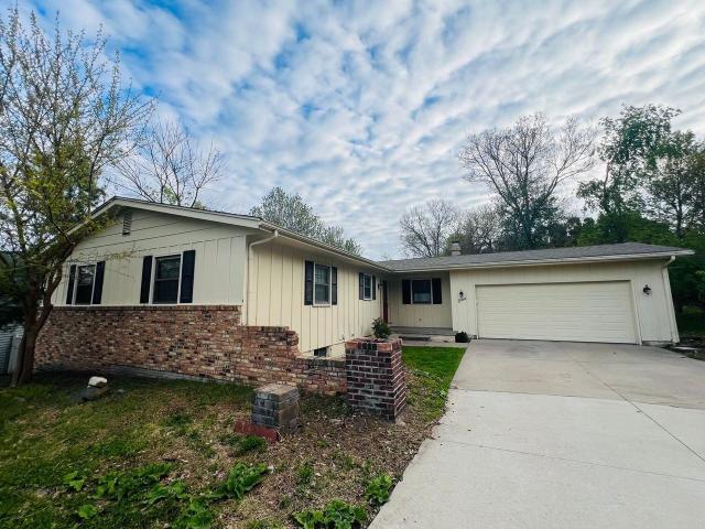 4 Bedroom Home for Rent at 5 Buena Dr, Iowa City, IA 52245 Hoover