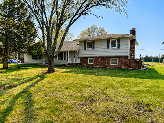 4 Bedroom Home for Rent at 6239 Sw Wanamaker Rd, Auburn, KS 66402