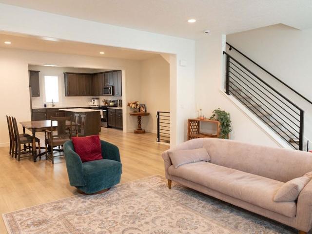 4 Bedroom Home for Rent at 638 N Autumn Ash Cir, Kaysville, UT 84037
