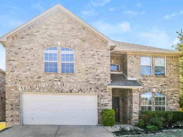 4 Bedroom Home for Rent at 6910 Shore Breeze Ct, Arlington, TX 76016