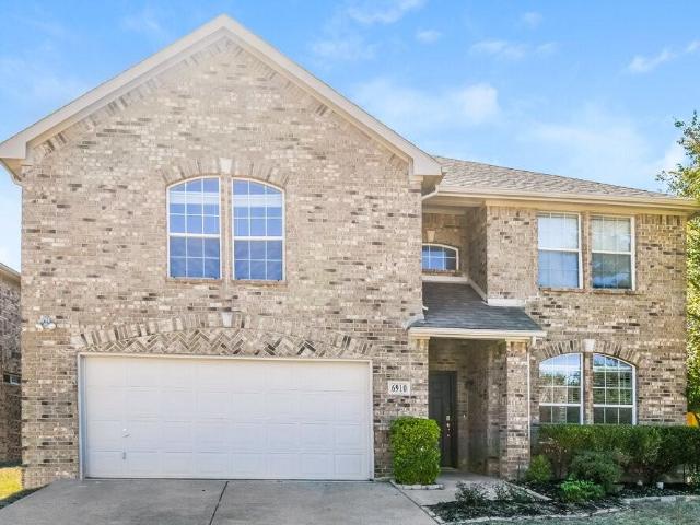 4 Bedroom Home for Rent at 6910 Shore Breeze Ct, Arlington, TX 76016