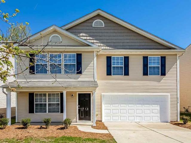 4 Bedroom Home for Rent at 6930 Wandering Creek Dr, Charlotte, NC 28216 Oakdale South