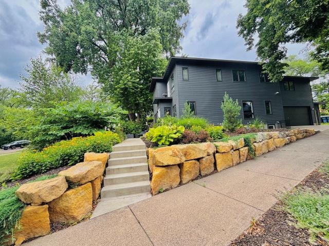 4 Bedroom Home for Rent at 720 E Minnehaha Pkwy, Minneapolis, MN 55417 Field