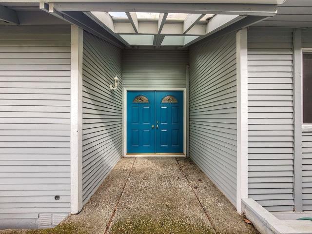 4 Bedroom Home for Rent at 7506 146th Ave Ne, Redmond, WA 98052 Grass Lawn