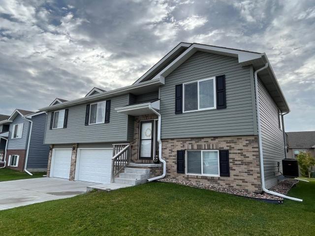 4 Bedroom Home for Rent at 7825 Yankee Woods Dr, Lincoln, NE 68516