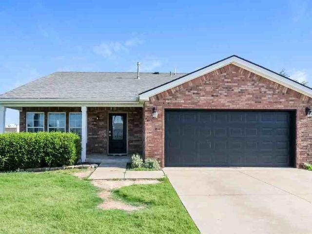 4 Bedroom Home for Rent at 816 Eric Cir, Moore, OK 73160