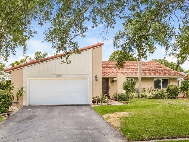 4 Bedroom Home for Rent at 8362 Shadow Wood Blvd, Coral Springs, FL 33071