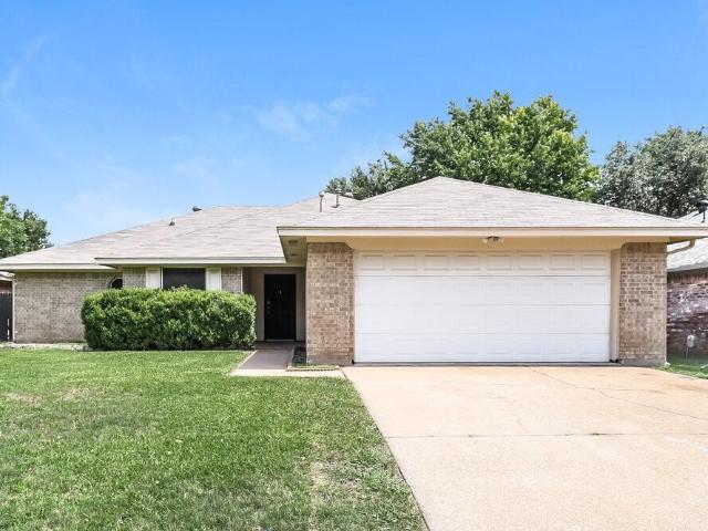 4 Bedroom Home for Rent at 900 Vicksburg Ln, Burleson, TX 76028