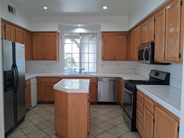 4 Bedroom Home for Rent at 902 Calle Mar Vis, Oxnard, CA 93030 East Village