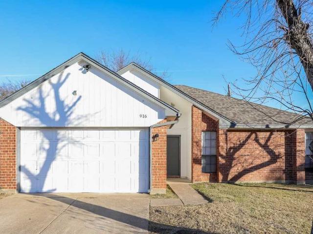 4 Bedroom Home for Rent at 916 Richards Dr, Cedar Hill, TX 75104