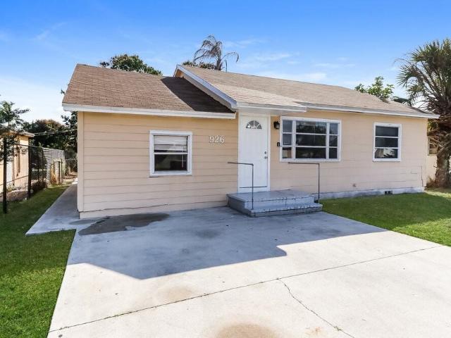 4 Bedroom Home for Rent at 926 S B St, Lake Worth, FL 33460 Genesis