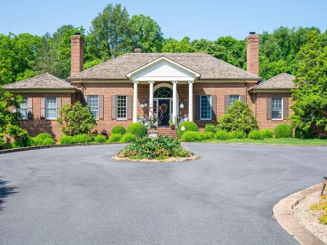 4 Bedroom Home for Rent at 935 Garth Rd, Charlottesville, VA 22901