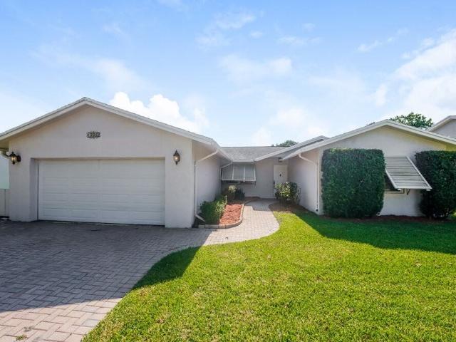 4 Bedroom Home for Rent at 9732 Saddlebrook Dr, Boca Raton, FL 33496