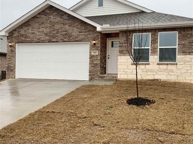 4 Bedroom Home for Rent at 1009 Sw 3rd Ave, Gentry, AR 72734