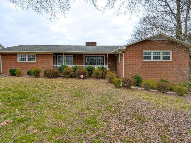 4 Bedroom Home for Rent at 1140 Barclay Ter, Winston Salem, NC 27106