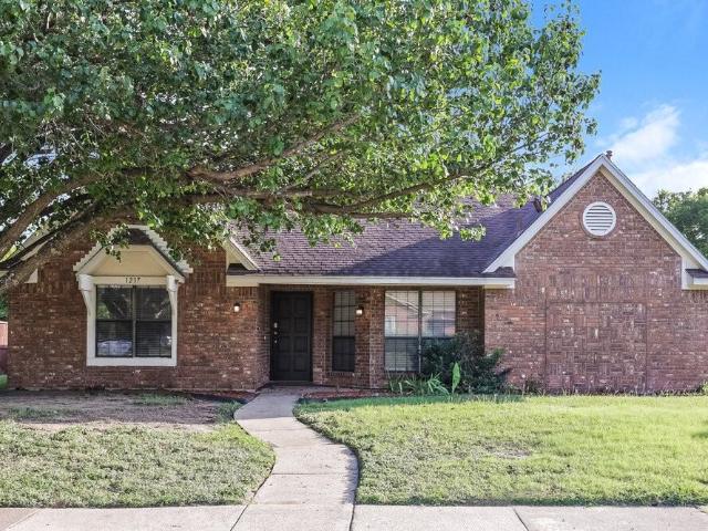 4 Bedroom Home for Rent at 1237 Essex Dr, Desoto, TX 75115