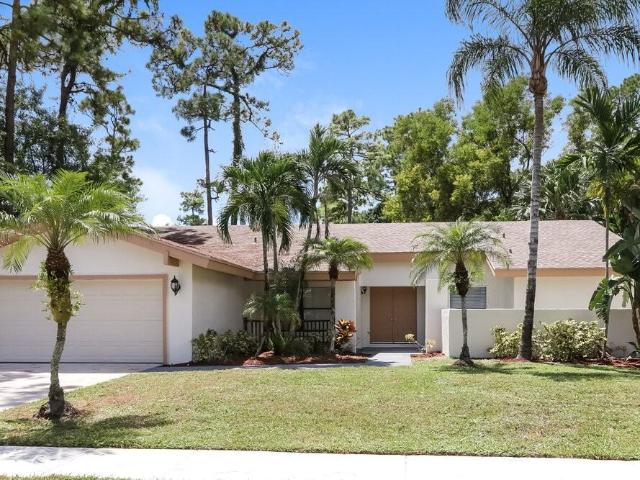 4 Bedroom Home for Rent at 12463 Sawgrass Ct, Wellington, FL 33414