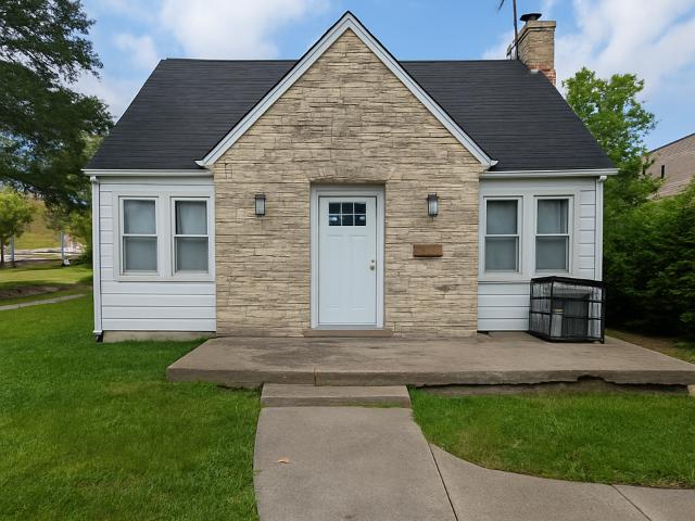 4 Bedroom Home for Rent at 1366 Duxberry Ave, Columbus, OH 43211 South Linden