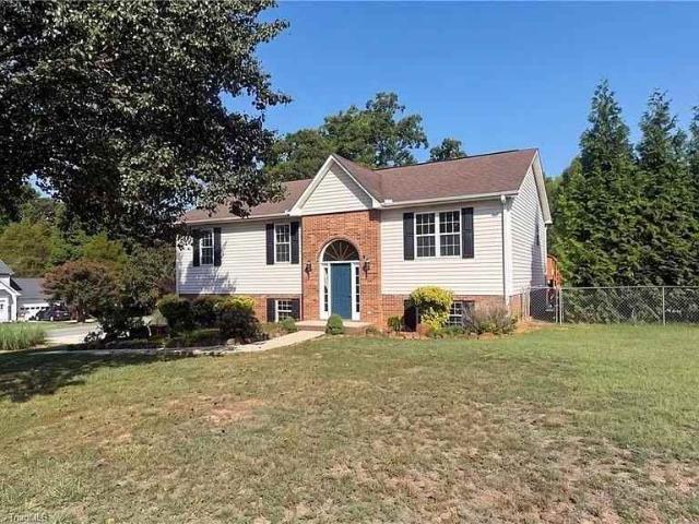 4 Bedroom Home for Rent at 144 Briarcreek Dr, Winston Salem, NC 27107