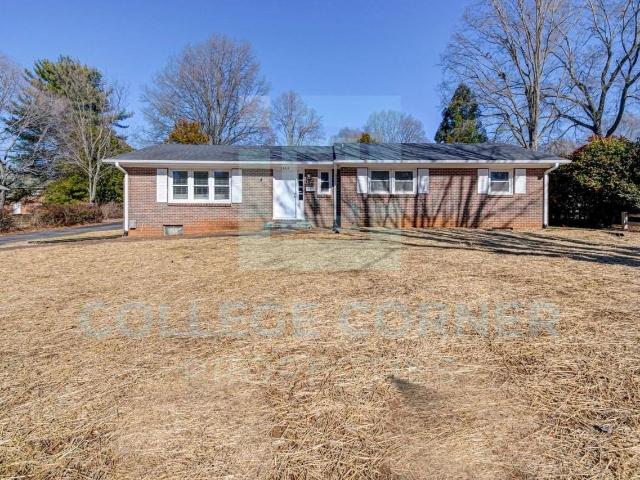 4 Bedroom Home for Rent at 1465 Brookwood Dr, Winston Salem, NC 27106 Brookwood