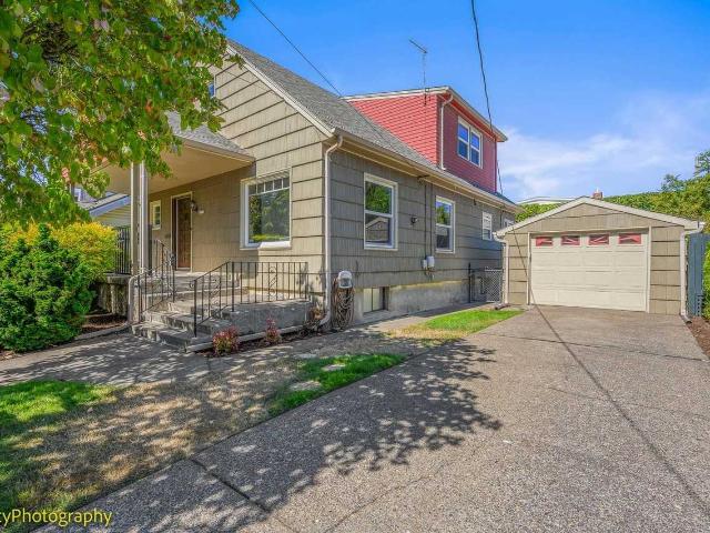 4 Bedroom Home for Rent at 1553 N Willamette Blvd, Portland, OR 97217 Overlook