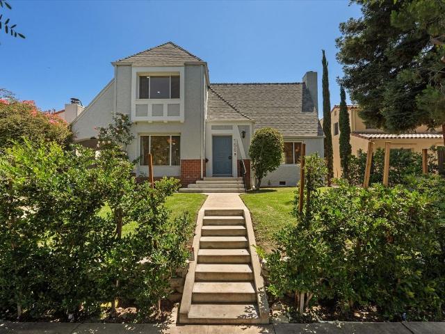 4 Bedroom Home for Rent at 156 N Gardner St, Los Angeles, CA 90036 Mid City West