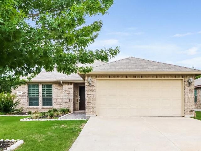4 Bedroom Home for Rent at 160 Spring Hollow Dr, Saginaw, TX 76131