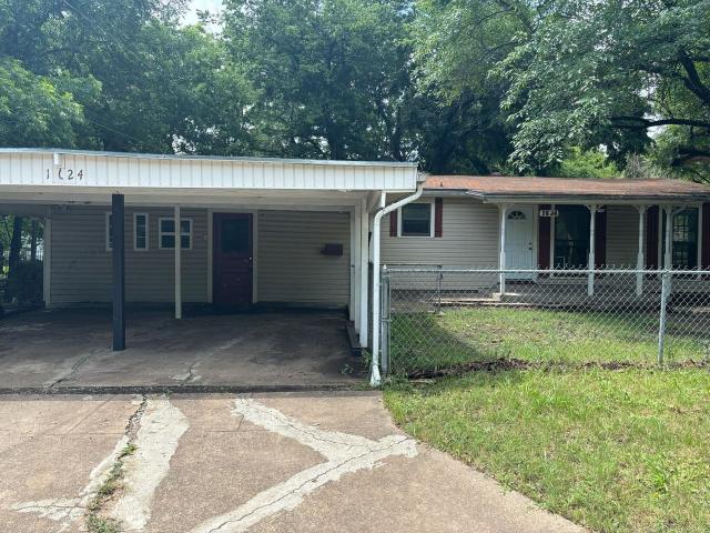 4 Bedroom Home for Rent at 1624 E Mulberry St, Sherman, TX 75090