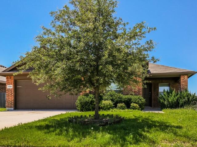 4 Bedroom Home for Rent at 1700 Kings Glen Ln, Fort Worth, TX 76140 Garden Acres Area