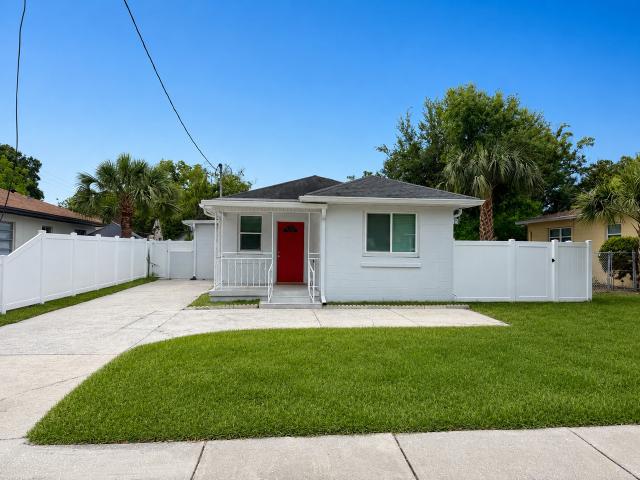4 Bedroom Home for Rent at 1904 W Saint Louis St #1, Tampa, FL 33607 Old West Tampa