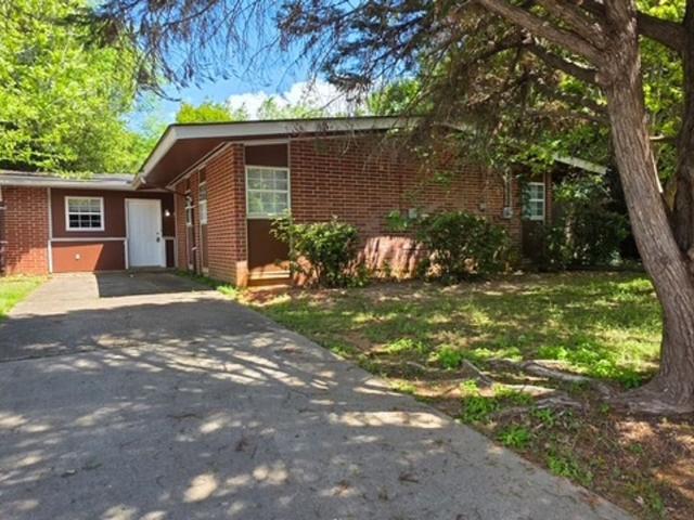 4 Bedroom Home for Rent at 1967 S Riverview Cir, Albany, GA 31705