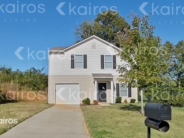 4 Bedroom Home for Rent at 2051 Country Pl, Hickory, NC 28601