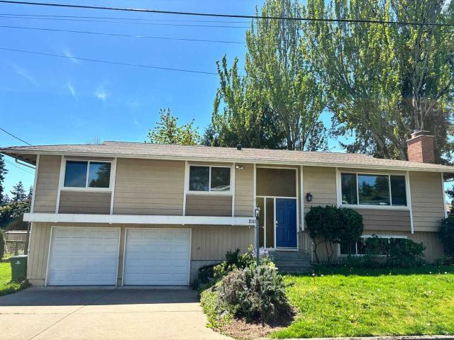 4 Bedroom Home for Rent at 2111 N 188th St, Shoreline, WA 98133