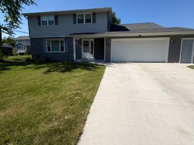 4 Bedroom Home for Rent at 2206 E 32nd St, Davenport, IA 52807 North Side