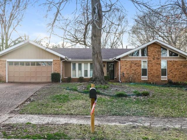 4 Bedroom Home for Rent at 2209 Burlingate Dr, Memphis, TN 38016 Countrywood