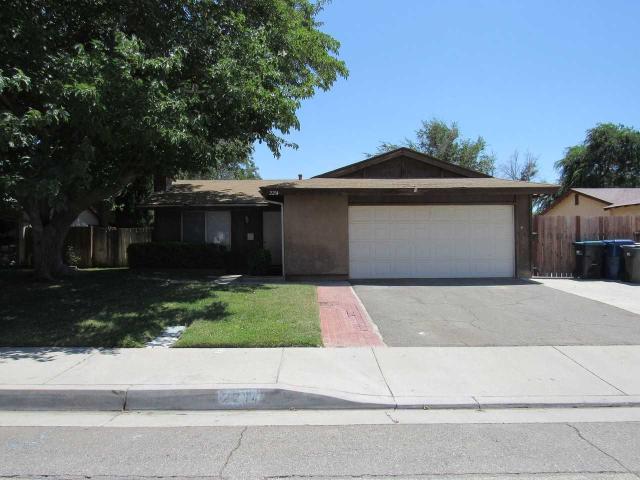 4 Bedroom Home for Rent at 2214 W Avenue K15, Lancaster, CA 93536