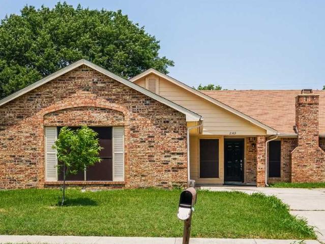 4 Bedroom Home for Rent at 2303 Villanova St, Arlington, TX 76018 Fish Creek