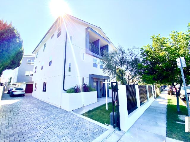 4 Bedroom Home for Rent at 232 E 27th St #1, Los Angeles, CA 90011 South Central LA