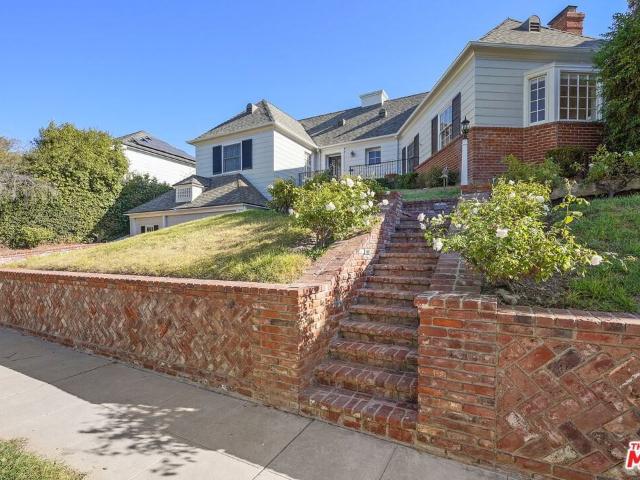 4 Bedroom Home for Rent at 266 Denslow Ave, Los Angeles, CA 90049 Westwood