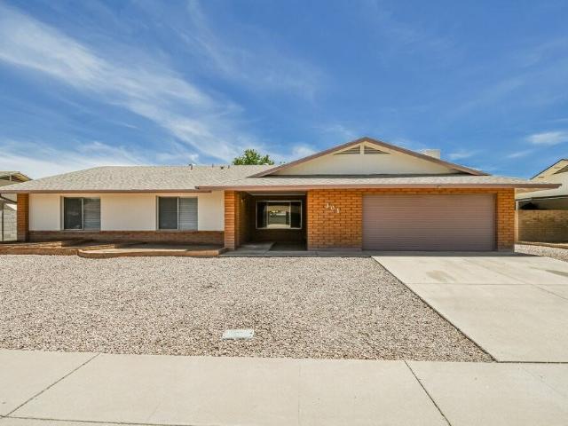 4 Bedroom Home for Rent at 301 E Keogh Dr, Phoenix, AZ 85022