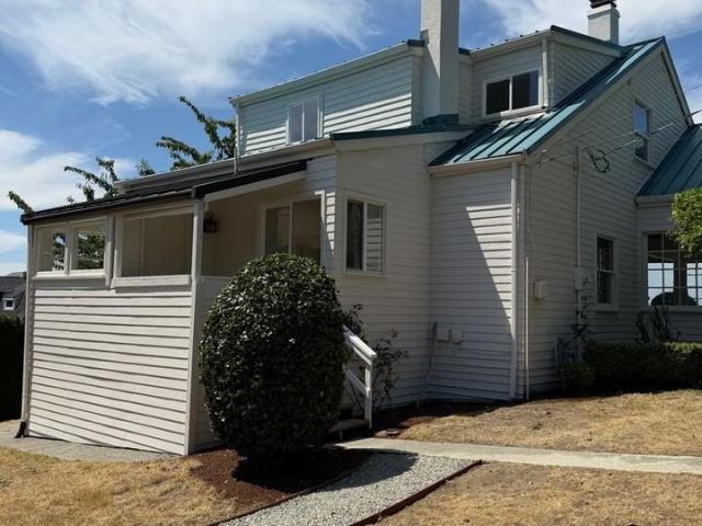 4 Bedroom Home for Rent at 3725 Sw 170th St, Burien, WA 98166